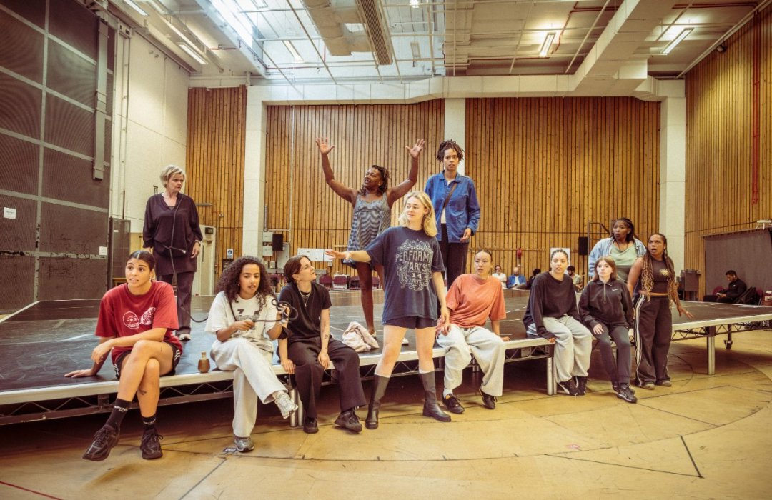 Photos: Bacchae at the National Theatre with James McArdle, Clare ...