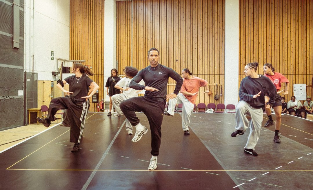 Photos: Bacchae at the National Theatre with James McArdle, Clare ...
