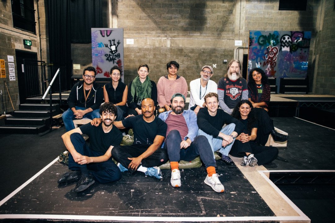 Photos: Bengal Tiger at the Baghdad Zoo at The Young Vic – Rehearsal ...