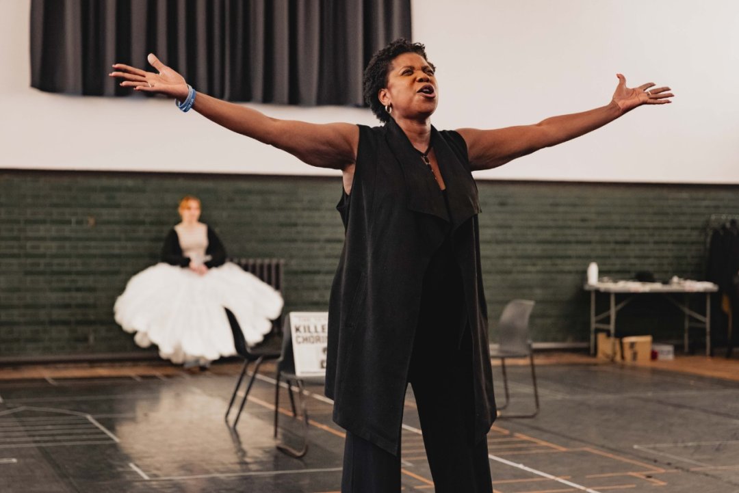 First-look: Chicago tour photos – Starring Faye Brookes, Brenda Edwards ...