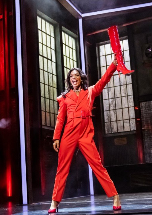 Video: Kinky Boots starring Johannes Radebe – Johannes interviews Cyndi ...