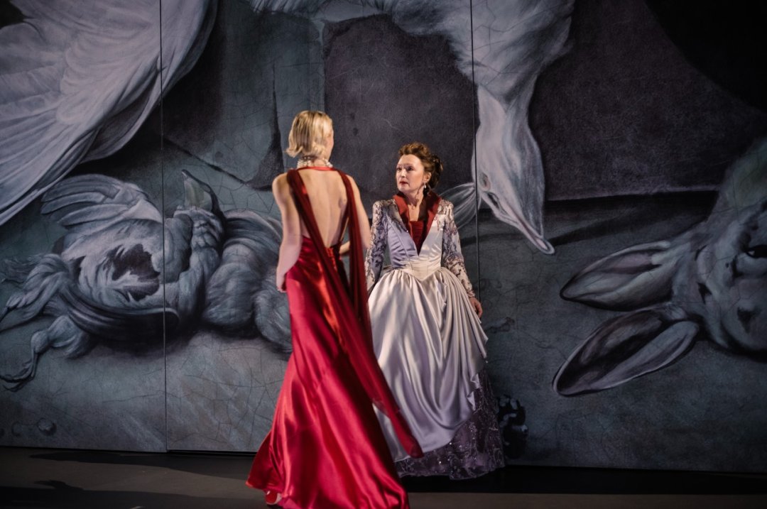 Reviews of Les Liaisons Dangereuses at the National Theatre starring ...