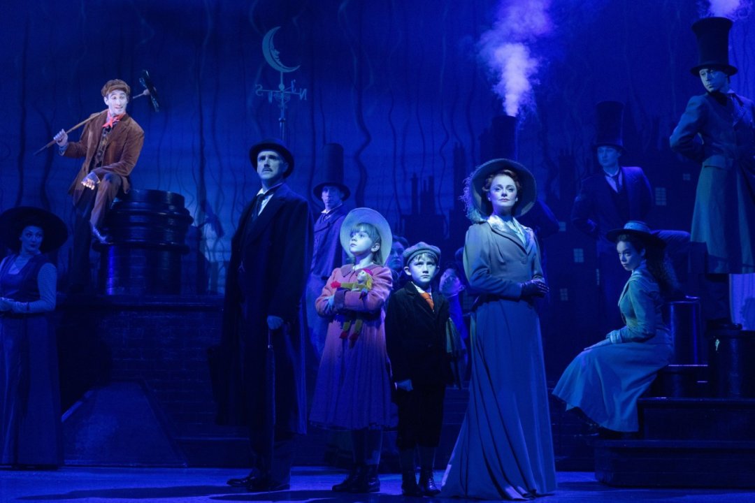 First-look Photos: Mary Poppins UK & Ireland tour – Production photos ...