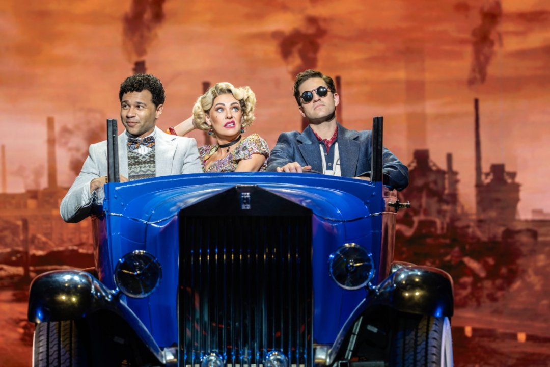 First-look Video: The Great Gatsby new West End trailer released ...
