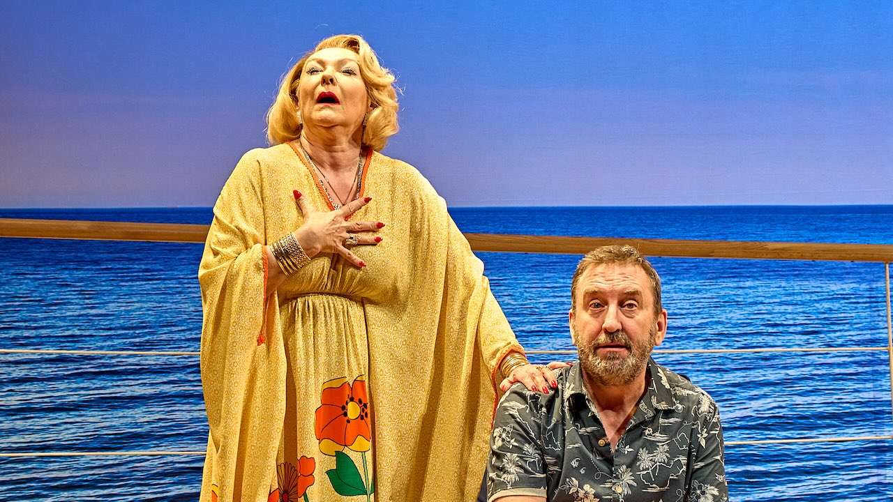 First-look Photos: The Unfriend starring Lee Mack | West End Theatre