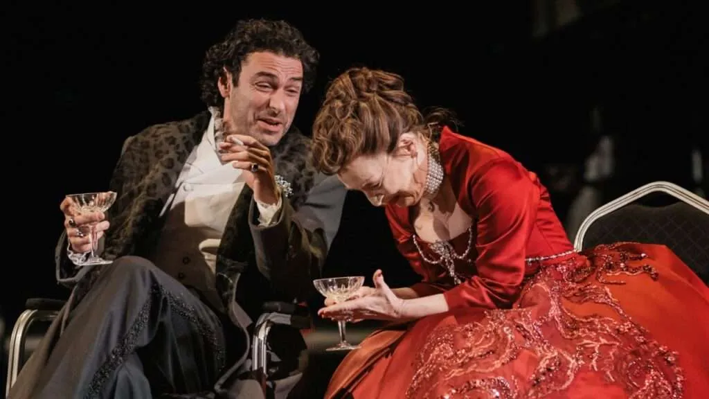 Reviews of Les Liaisons Dangereuses at the National Theatre starring ...