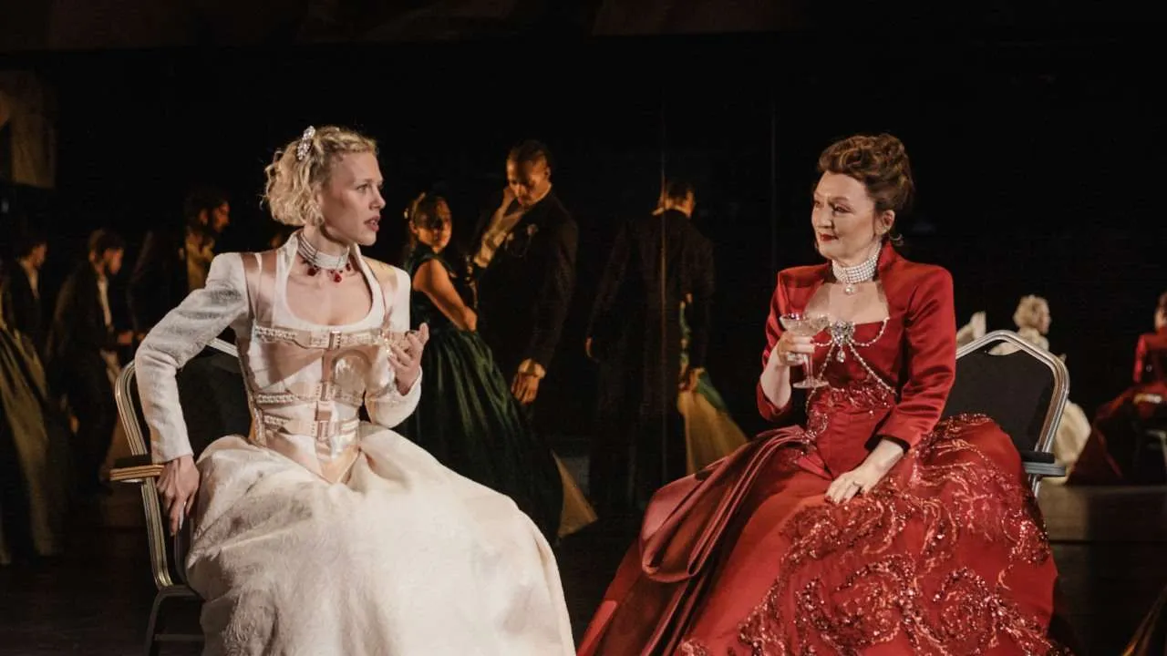 Summerfolk reviews: What do the critics think of the National Theatre’s ...